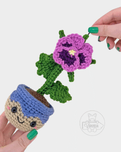 Crochet Pansy | Free Pattern - Virkadia