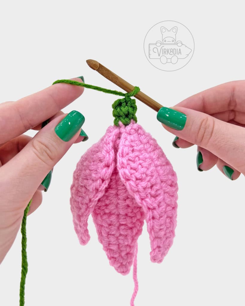 Crochet Lily | Free Pattern - Virkadia